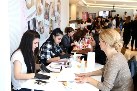 Η ΚΛΙΝΙΚΗ ΡΕΑ ΓΙΟΡΤΑΣΕ ΤΗΝ ΠΑΓΚΟΣΜΙΑ ΗΜΕΡΑ ΓΥΝΑΙΚΑΣ ΠΡΟΣΦΕΡΟΝΤΑΣ ΔΩΡΕΑΝ ...